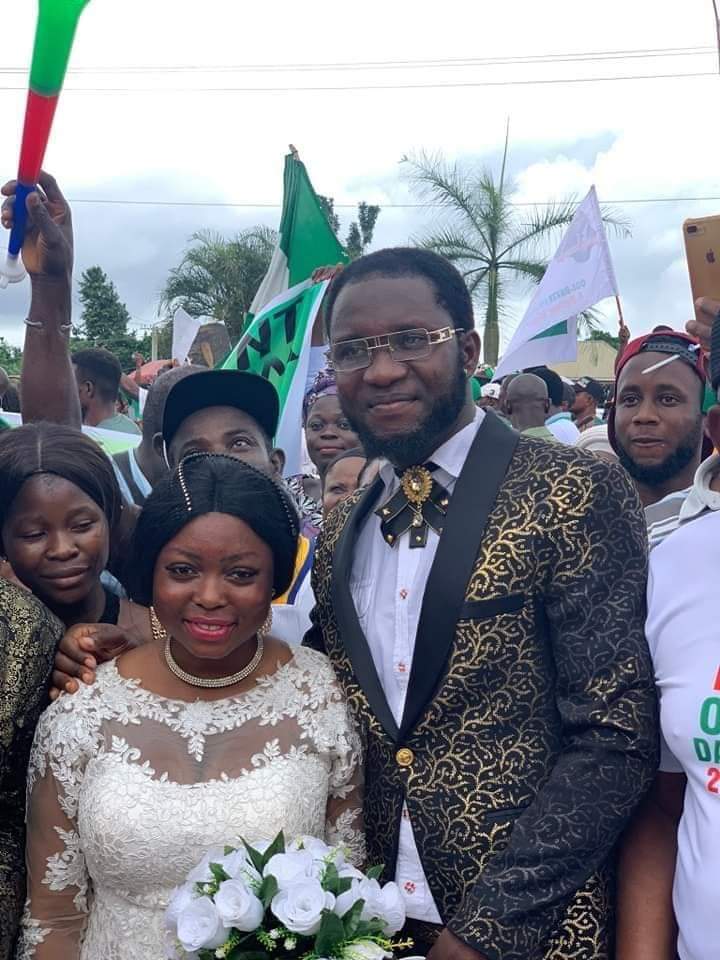 PHOTO: Newly-wedded couple storm Peter Obi’s rally in Delta – EcuLaw